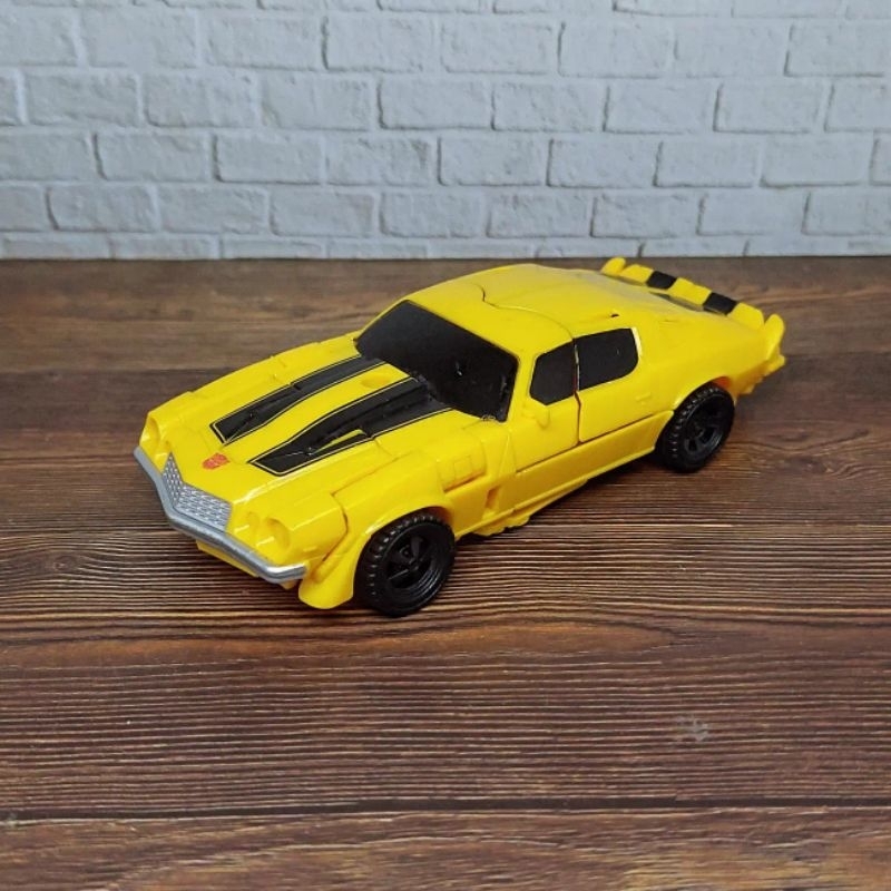 Jual Hasbro 2017 Figure Transformers Bumblebee Energon Igniters Mobil ...