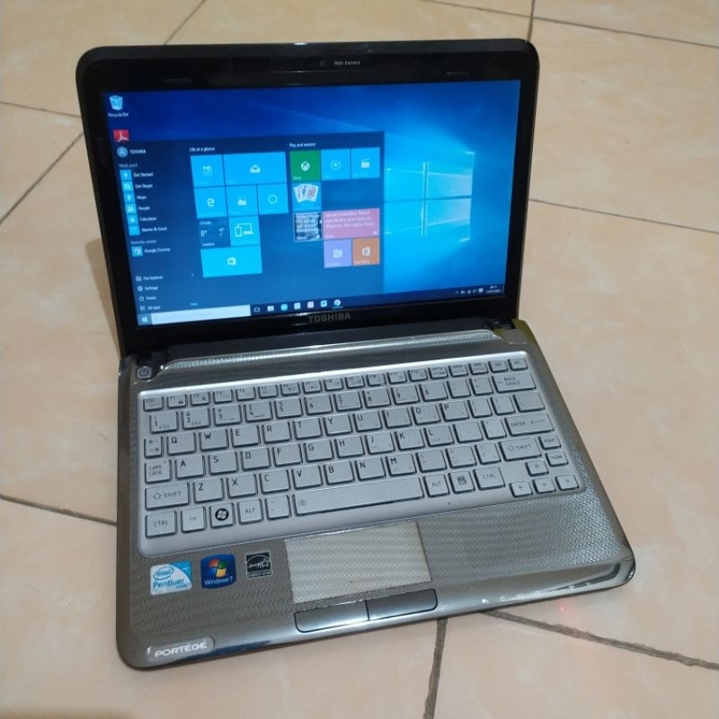 Jual Laptop netbook toshiba second 12 inch ram 4gb murah mulus normal ...