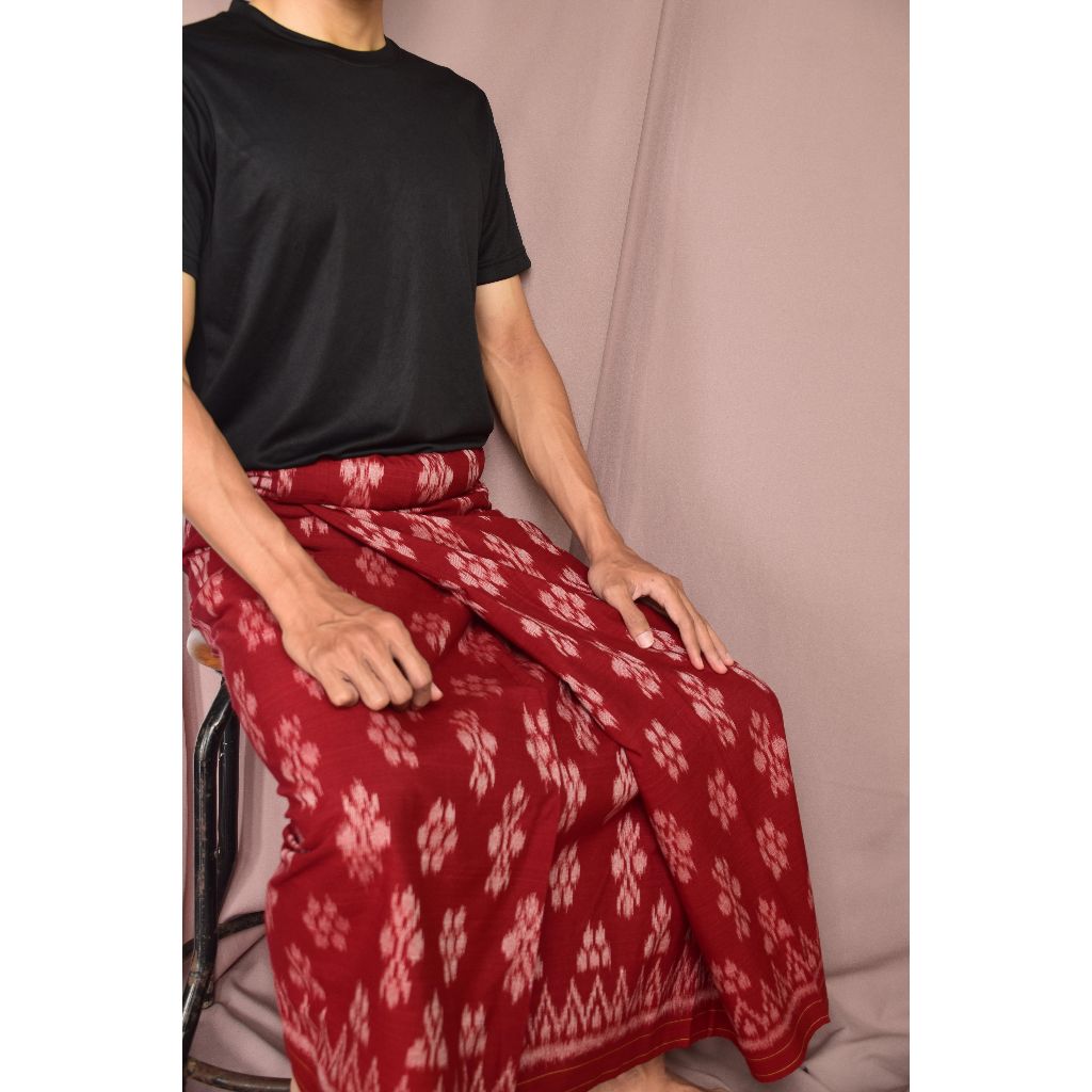 Jual Ready Sarung Tenun Endek Khas Bali, Tenun Merah | Shopee Indonesia