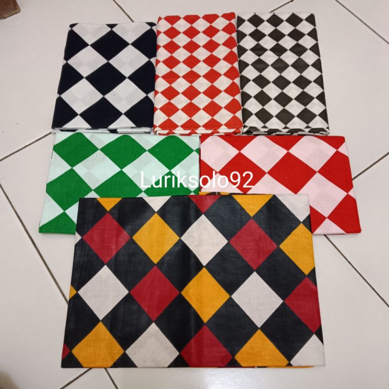 Jual Kain Poleng / Kain Bali 2 Warna dan 4 Warna | Shopee Indonesia
