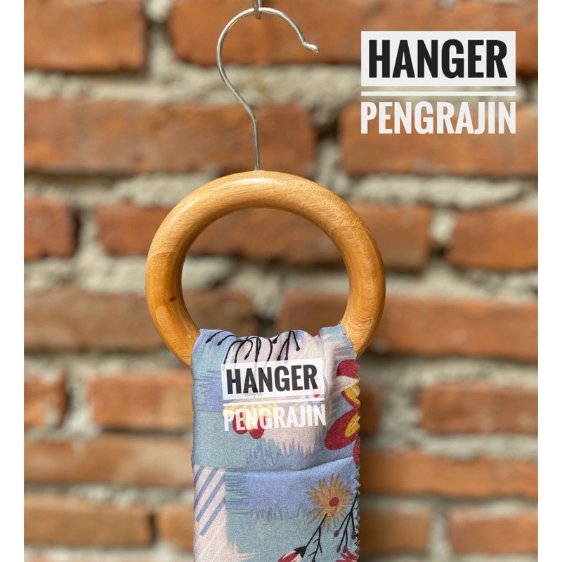 Jual HANGER HIJAB KAYU BULAT NATURAL 1 PCS | Shopee Indonesia