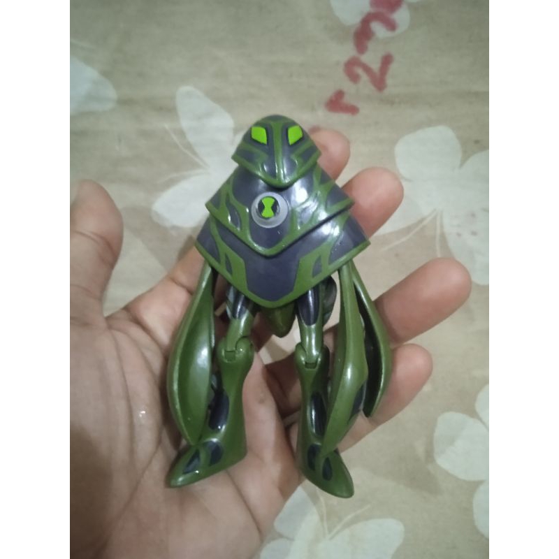 Jual mainan figure Ben 10 haywire amfibian Bandai | Shopee Indonesia