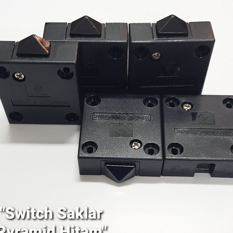 Jual Switch Saklar Lampu Pyramid Putih Hitam Pintu Lemari Geser Sliding ...