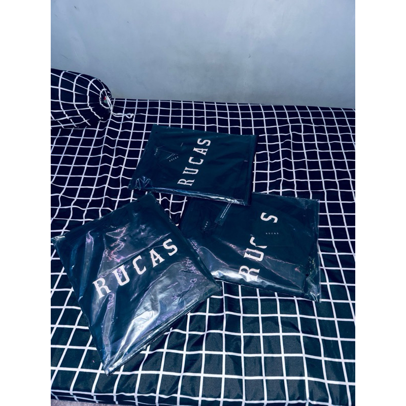 Jual Thisrt RUCAS INITIAL BLACK | Shopee Indonesia