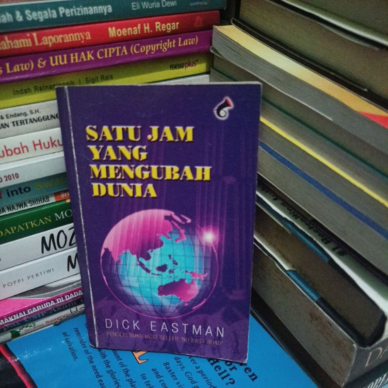 Jual Buku Kristen satu jam yang mengubah dunia by Dick Eastman | Shopee ...