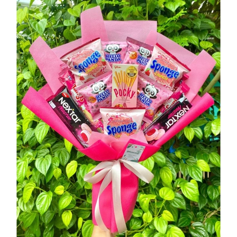 Jual BUKET SNACK SERBA PINK LUCU UNIK CANTIK HADIAH WISUDA ULTAH ...