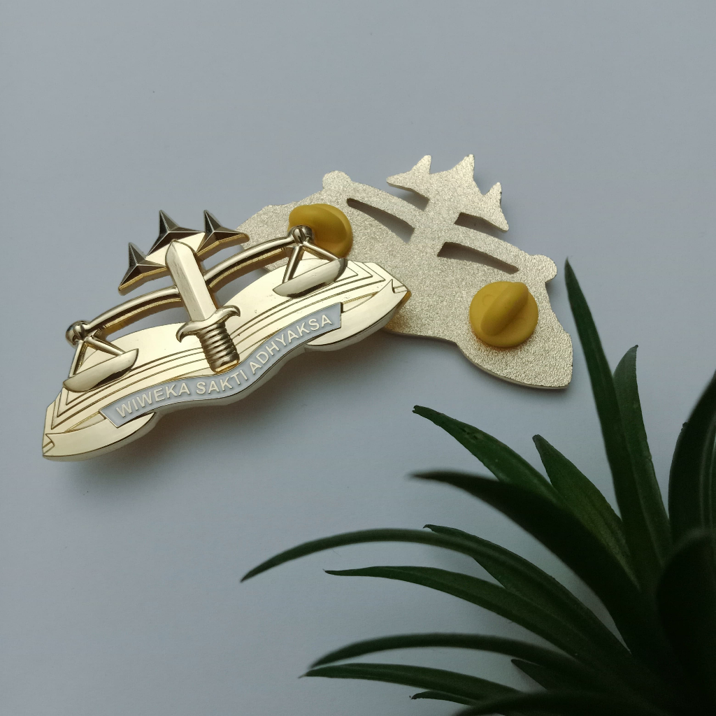 Jual Pin Penyidik WIWEKA JAKSA LUXURY / Pin KEWENANGAN JAKSA LUXURY ...