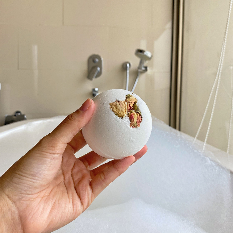 Jual Maiimi - Relaxing Rose Musk Bath Bomb | Shopee Indonesia