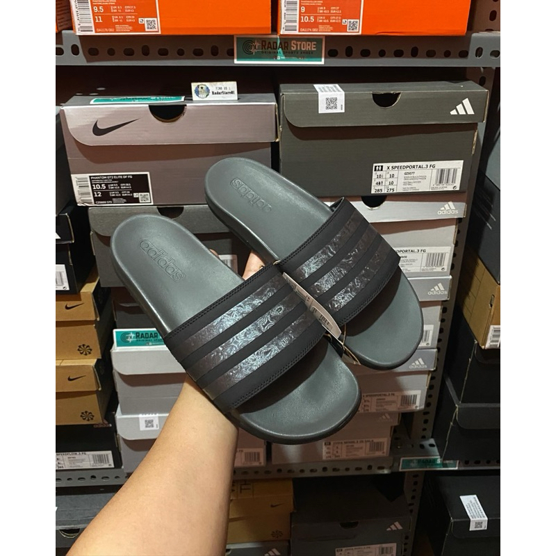 Jual Sandal Adidas Adilette Comfort Black Grey GX4303 Original | Shopee ...