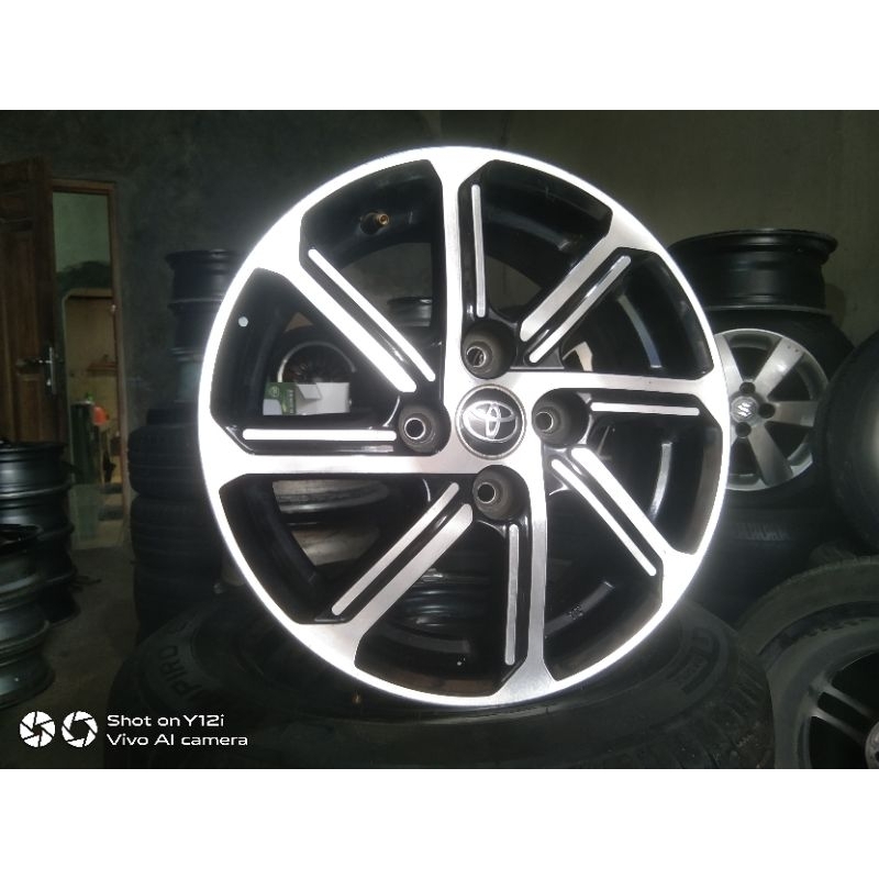 Jual VELG OEM/ORIGINAL CALYA / SIGRA FACELIFT RING 14 PCD 4X100 LEBAR 5 ET45 PLUS BAN 175 65 ...