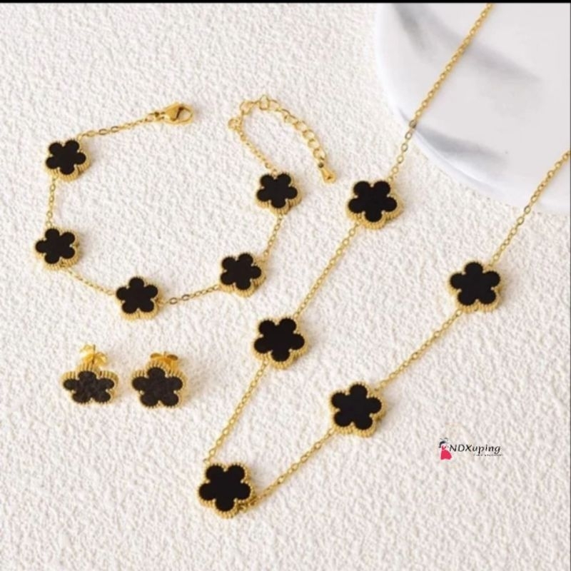 Jual Set Clover Titanium Vintage Perhiasan Wanita N02032401 | Shopee ...