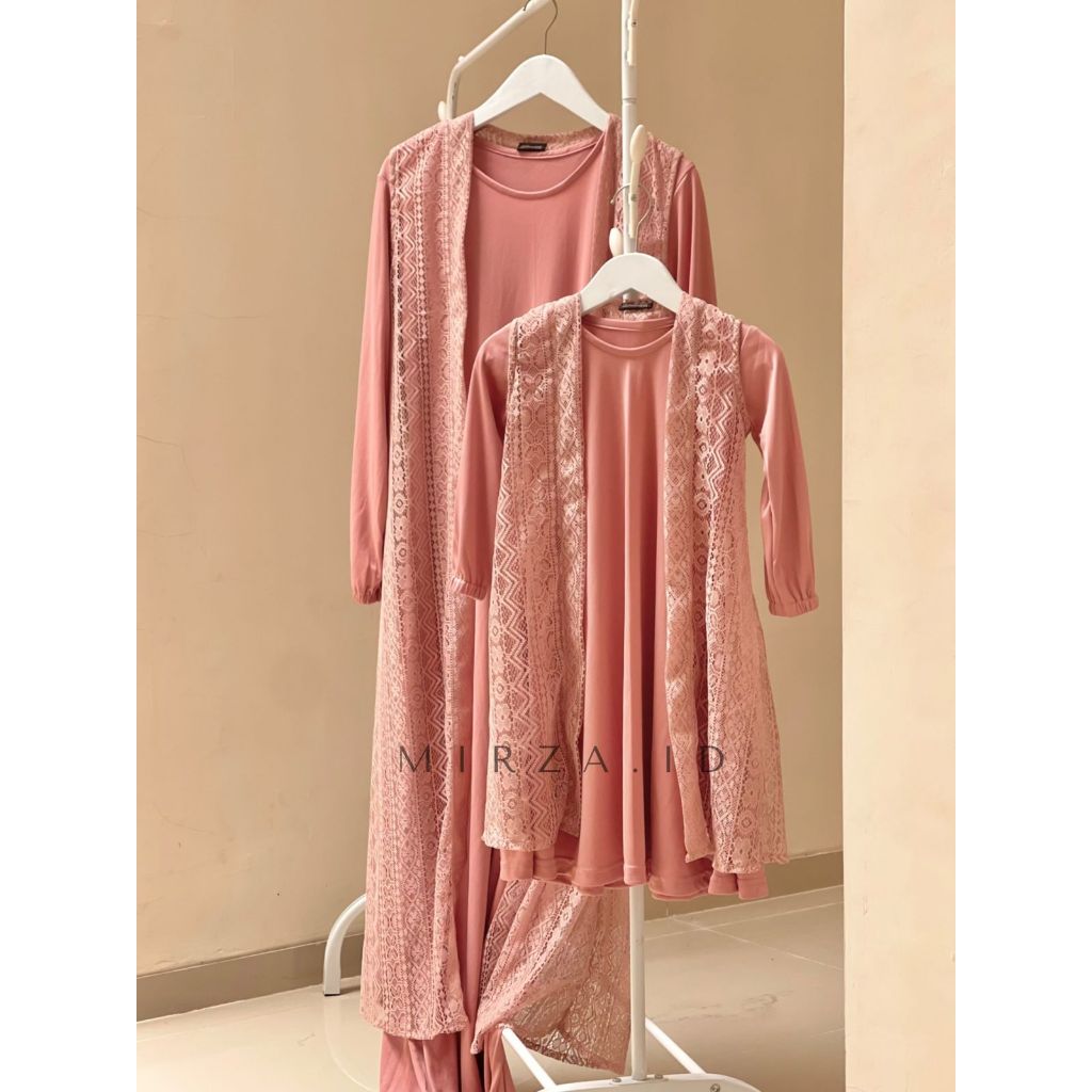 Jual Raya Collection 2024 Couple Inner dan Outer Brokat Ibu dan Anak ...