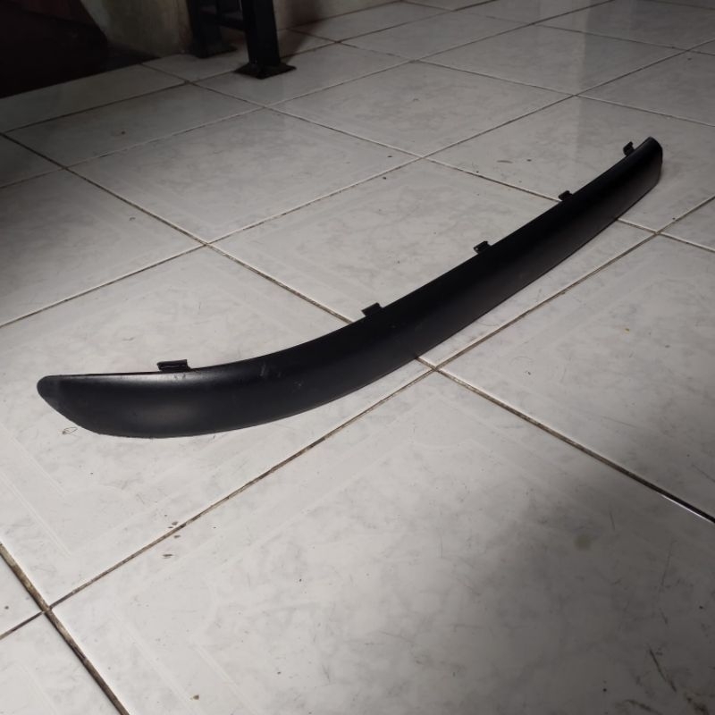 Jual List Plastik Trim Moulding Bumper BMW E46 Depan Kanan | Shopee ...