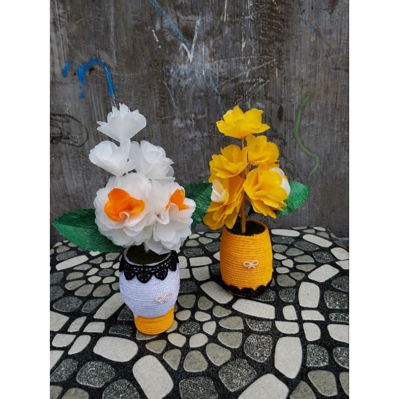 Jual daur ulang kresek/Bunga kresek/vas botol bekas/prakarya/kerajinan ...