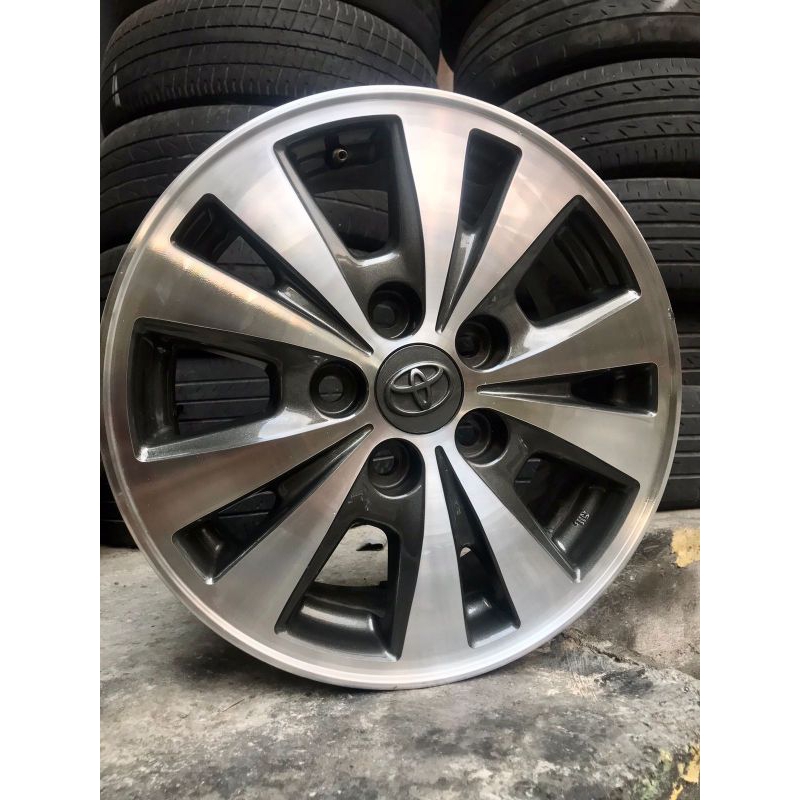 Jual 1set (4pcs) velg original innova barong R15 kondisi bekas mulus ...