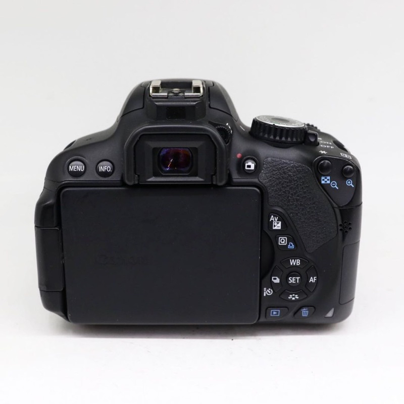 Jual CANON 650D LENSA KIT TOUCHSCREEN BONUS MEMORY TRIPOD TAS DLL ...