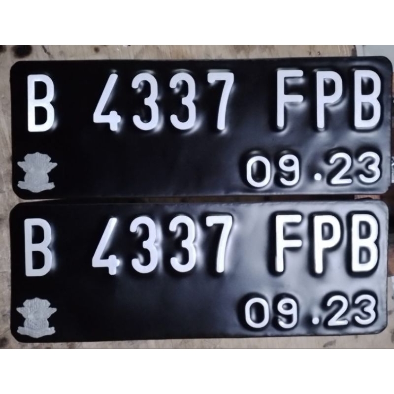 Jual plat motor costum atau PLAT BAUT TANAM pake logo korlantas polri ...