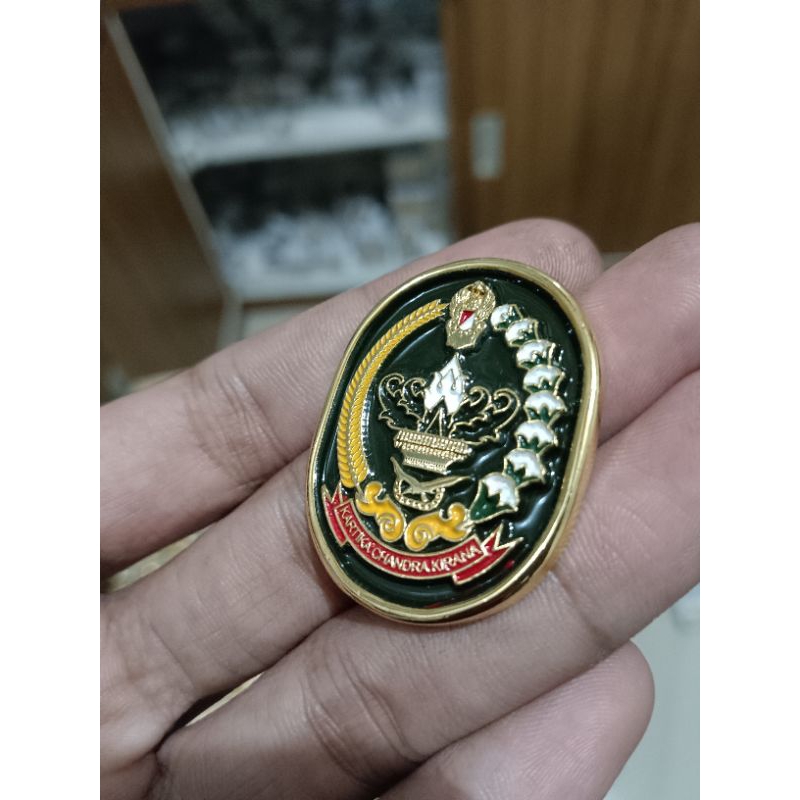 Jual brevet pin lencana persit mupus kck terbaru timbul | Shopee Indonesia