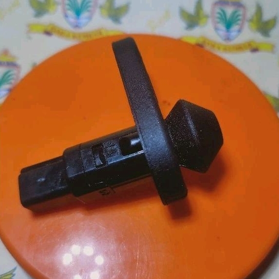 Jual Switch Tombol Pintu Lampu 1 Pin Innova Fortuner Hilux Original ...