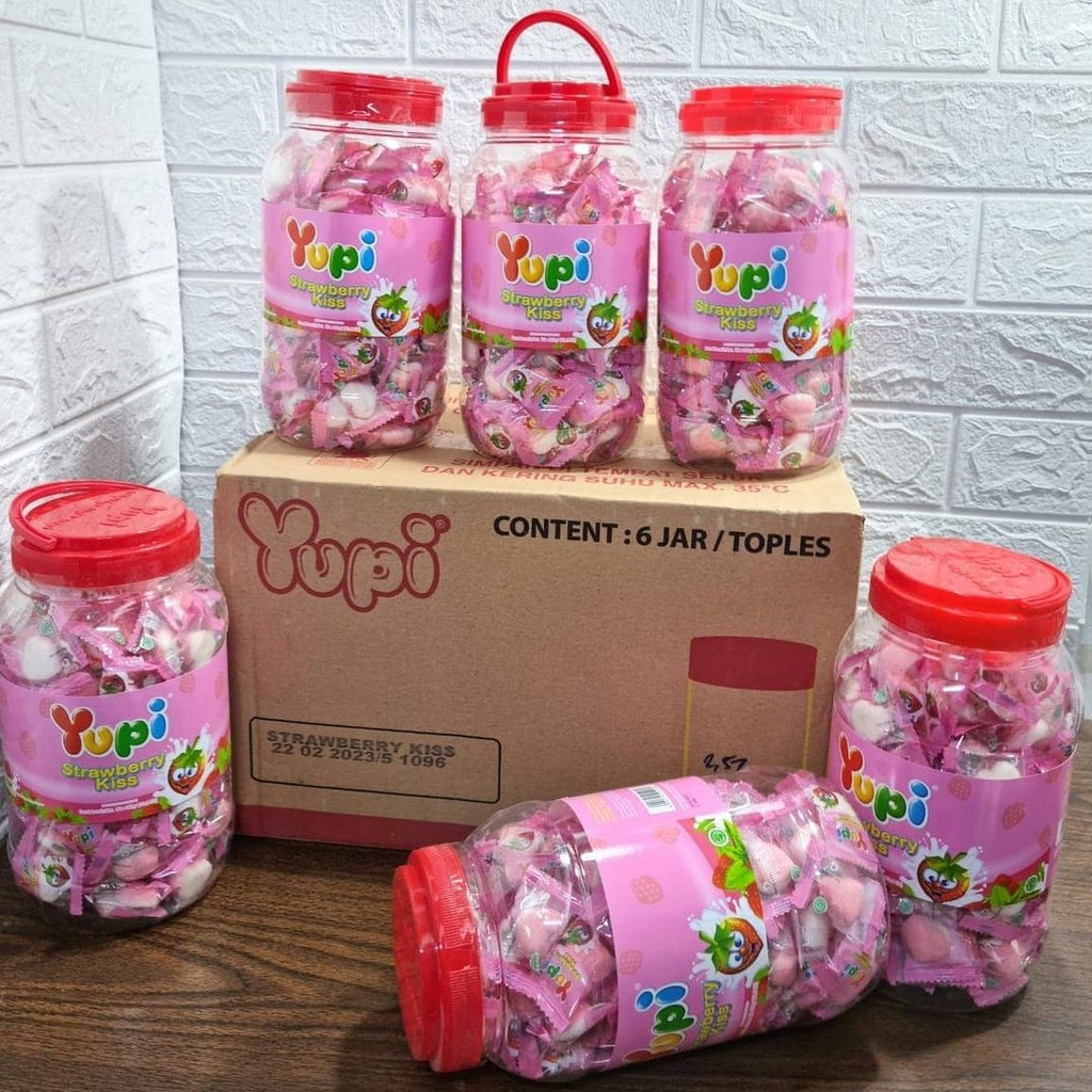 Jual [PER KARTON] PERMEN YUPI STRAWBERRY KISS ISI 6 TOPLES | Shopee ...