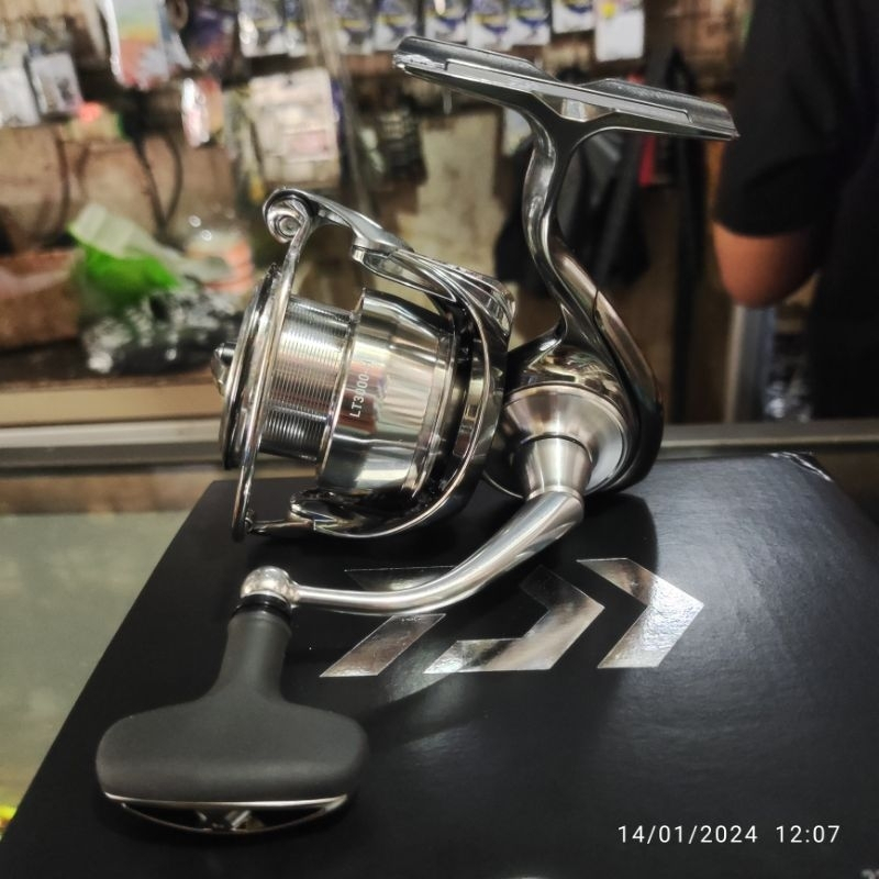 Jual REEL DAIWA EXIST LT 3000 H MODEL 2022 GARANSI RESMI | PROMO TERBATAS | Shopee Indonesia