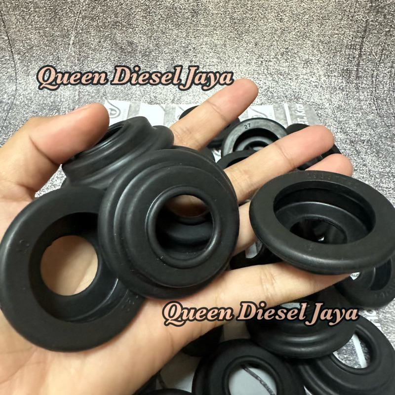 Jual Karet Tutup Abu Debu Depan Canter PS125 PS136 HDX HDL MK585599 ...