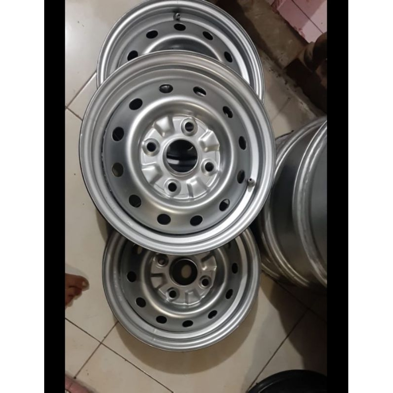 Jual Velg original futura t120ss R13 pcd 4x114 mulus tubles | Shopee ...