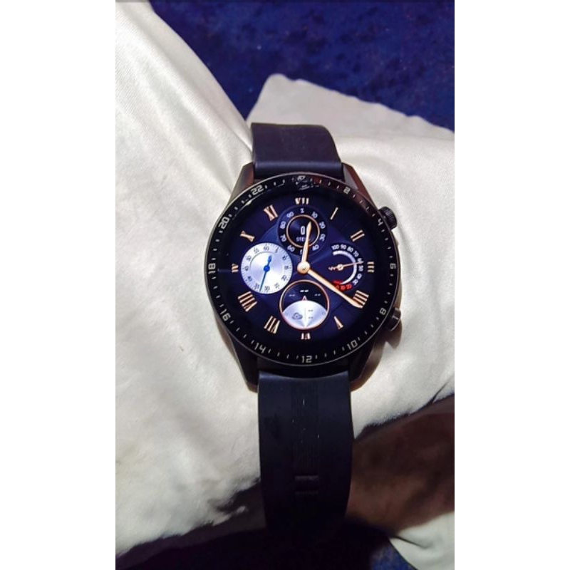 Jual jam smartwatch-Huawei gt 2 original good condition(minus kaca atas ...