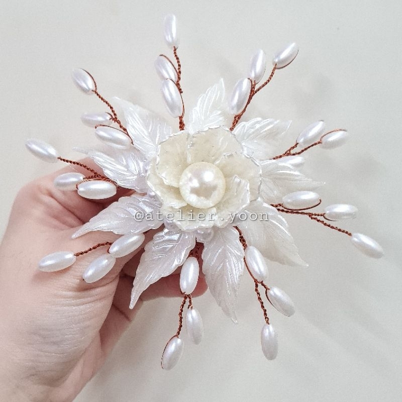 Jual Aksesoris kebaya bros bunga | 3D Flower Brooch by atelier.yoon ...