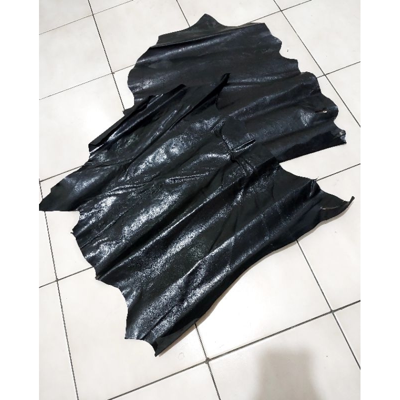 Jual Bahan kulit sapi asli lembaran size 4 feet hitam black kilap ...