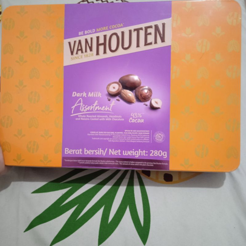 Jual BISKUIT KALENG TERLENGKAP/ ASTOR / CHOCOLATOS / DEKA / GOOD TIME ...