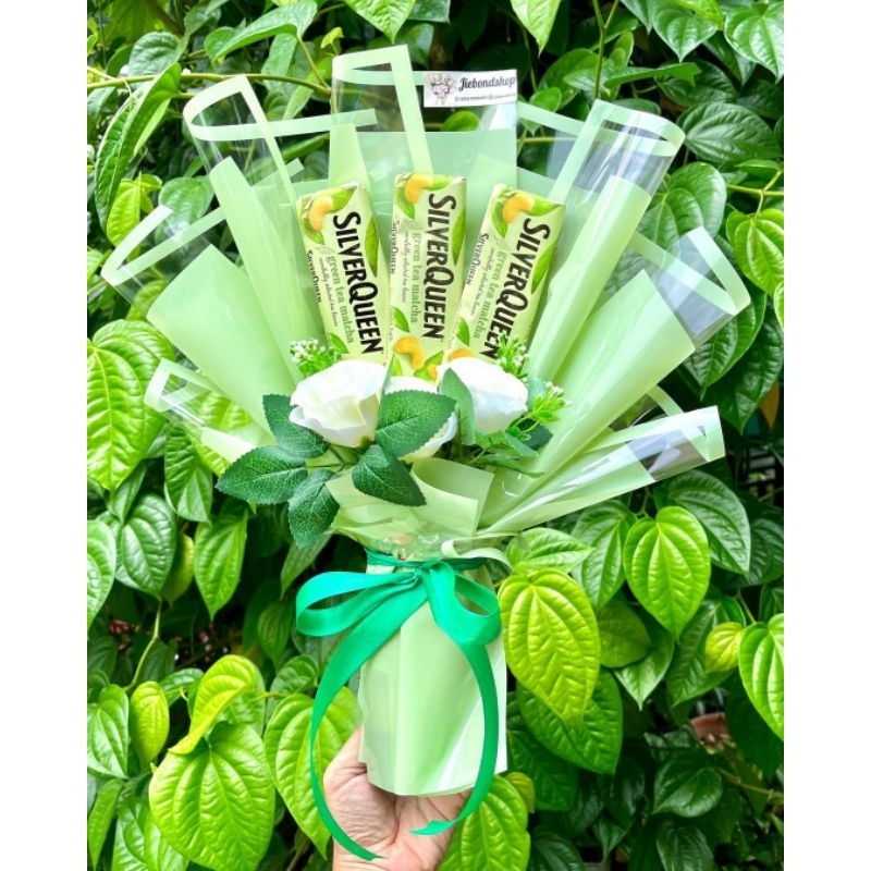 Jual BUKET SILVERQUEEN MATCHA BESAR BUNGA PUTIH KERTAS CELLO HIJAU ...