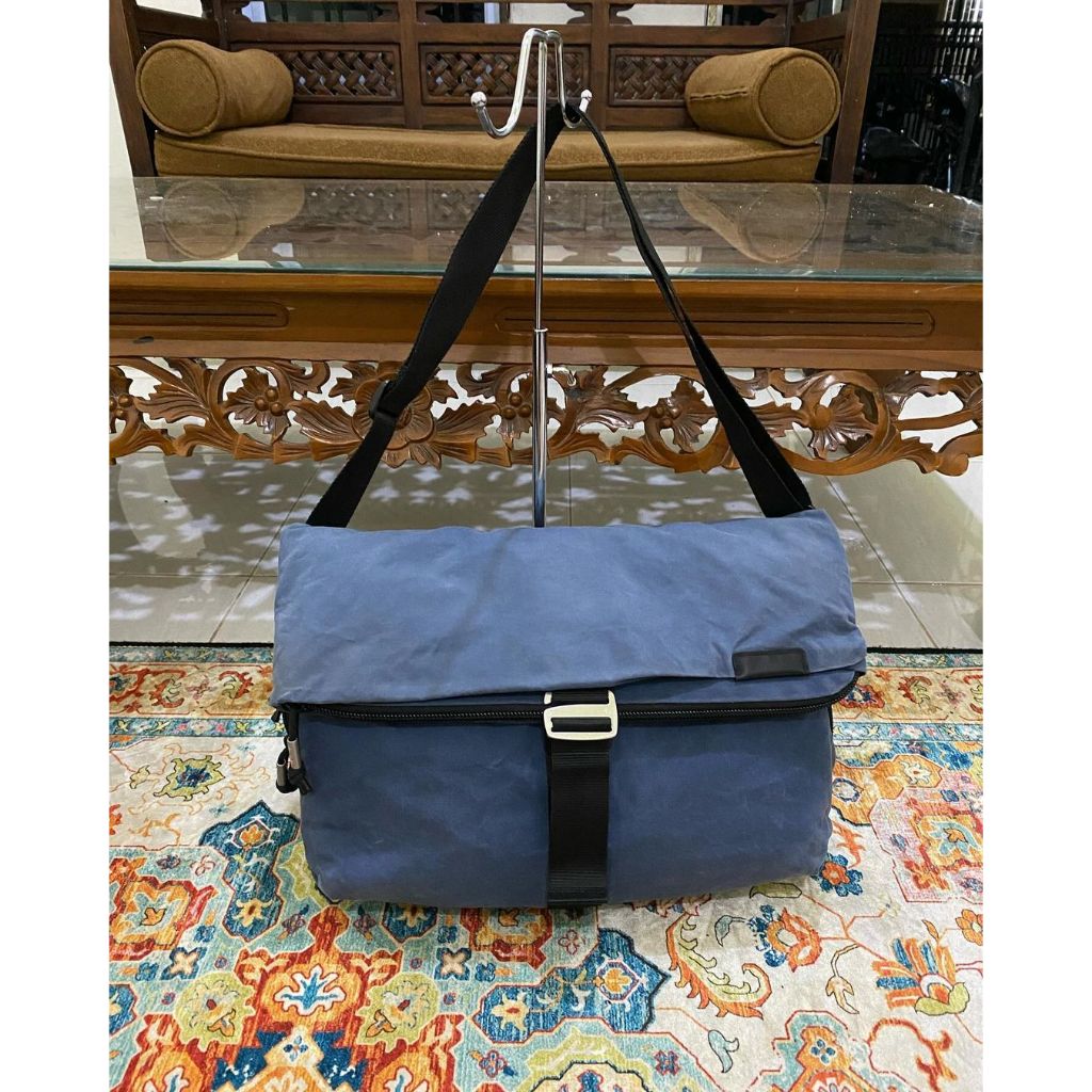 Jual Crumpler Wax Character Kanvas sling bag 2101 | Shopee Indonesia