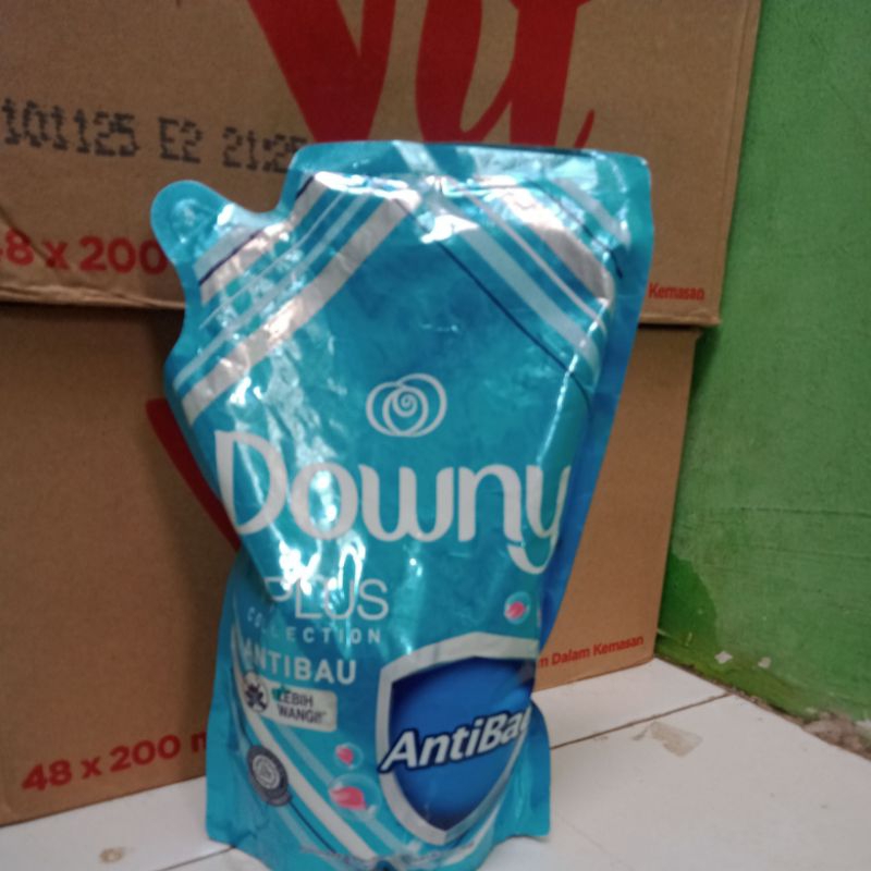 Jual downy plus collection anti bau 650/680ml | Shopee Indonesia