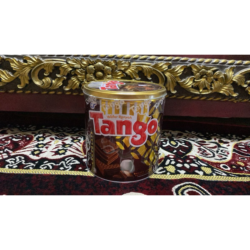 Jual TANGO WAFER CHOCOLATE KALENG 270gr | Shopee Indonesia