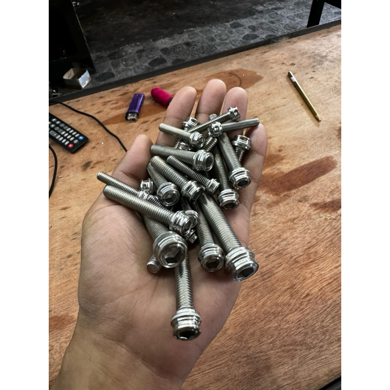 Jual Baut L bak kopling calter kanan kiri+tutup gear CB GL MP TIGER stainless | Shopee Indonesia