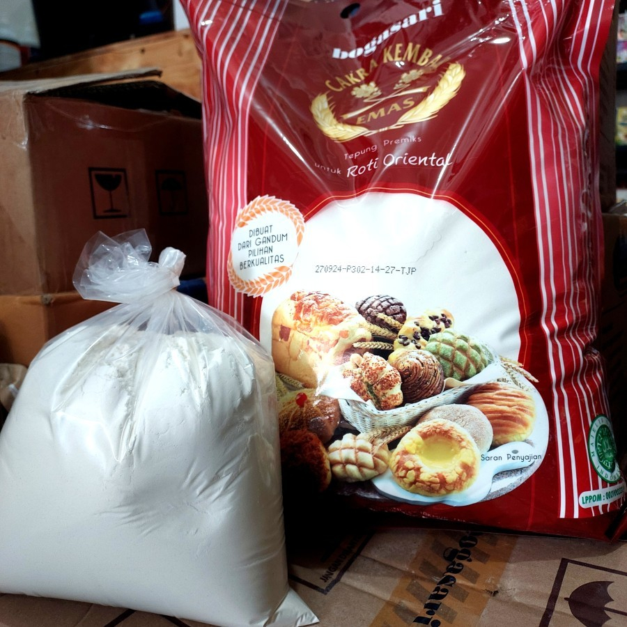 Jual TERIGU CAKRA KEMBAR EMAS ROTI ORIENTAL 1kg (repack) | Shopee Indonesia