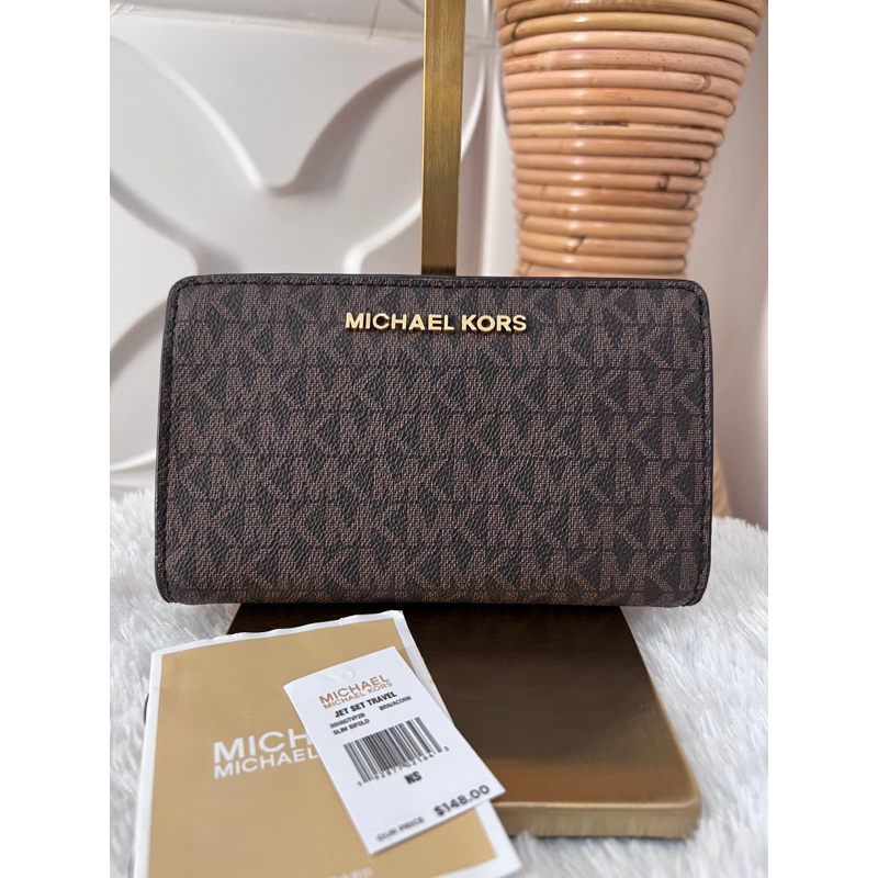 Jual MK MEDIUM WALLET BIFOLD SIGNATURE BROWN | Shopee Indonesia