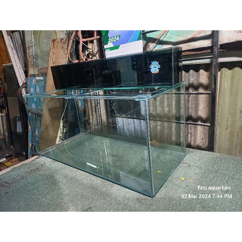 Jual aquarium kaca 120x50x50 full 10mm plus top filter | Shopee Indonesia