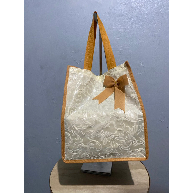 Jual (1 LUSIN = 12 PCS) GOODIE BAG TAS HAJATAN EMBOS PITA PREMIUM 22x22 TINGGI 30 CM / TAS ...