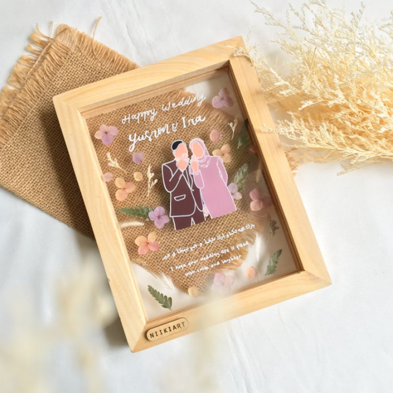 Jual Frame Akrilik Pressed Flowers, Kado Akrilik | Kado Wisuda, Ulang ...