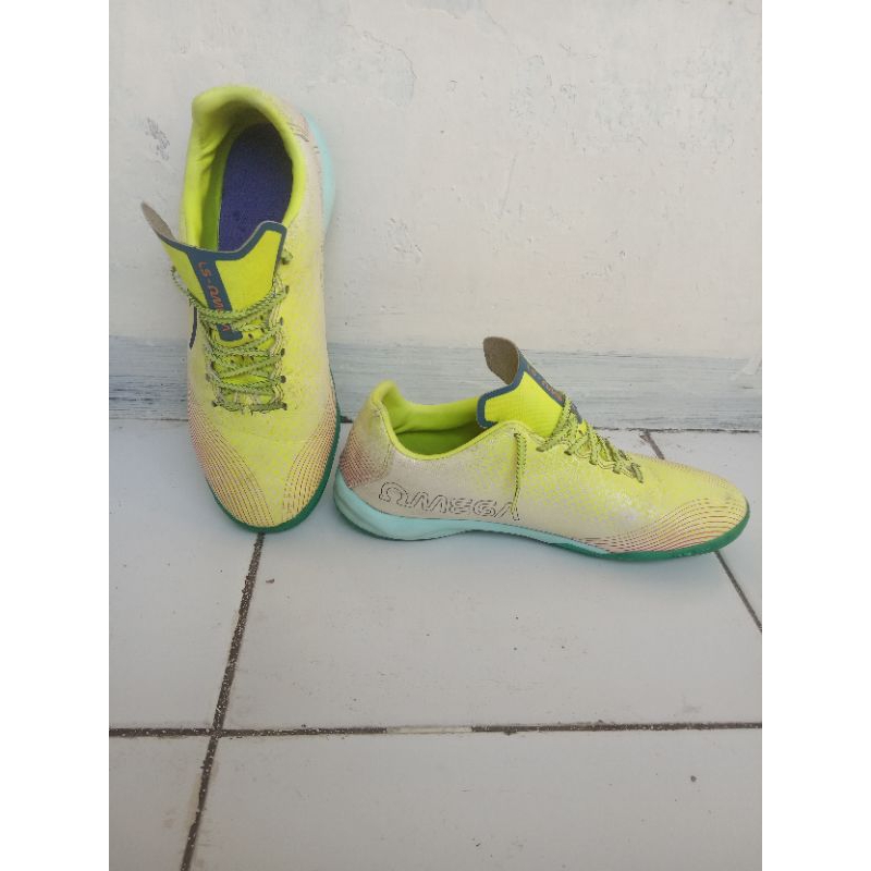 Jual sepatu futsal specs Omega Runtuboy special edition | Shopee Indonesia