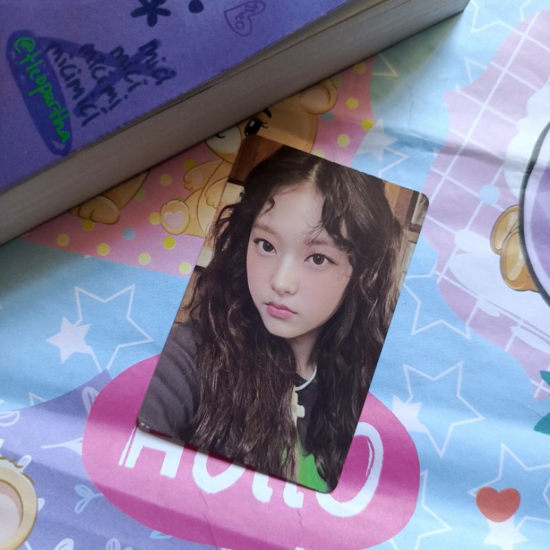 Jual HAERIN NEWJEANS OFFICIAL PHOTOCARD GET UP WEVERSE C VER | Shopee ...