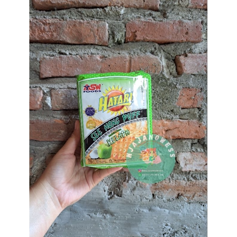 Jual HATARI SEE HONG PUFF KELAPA / HATARI WAFER / HATARI WAFER KELAPA ...