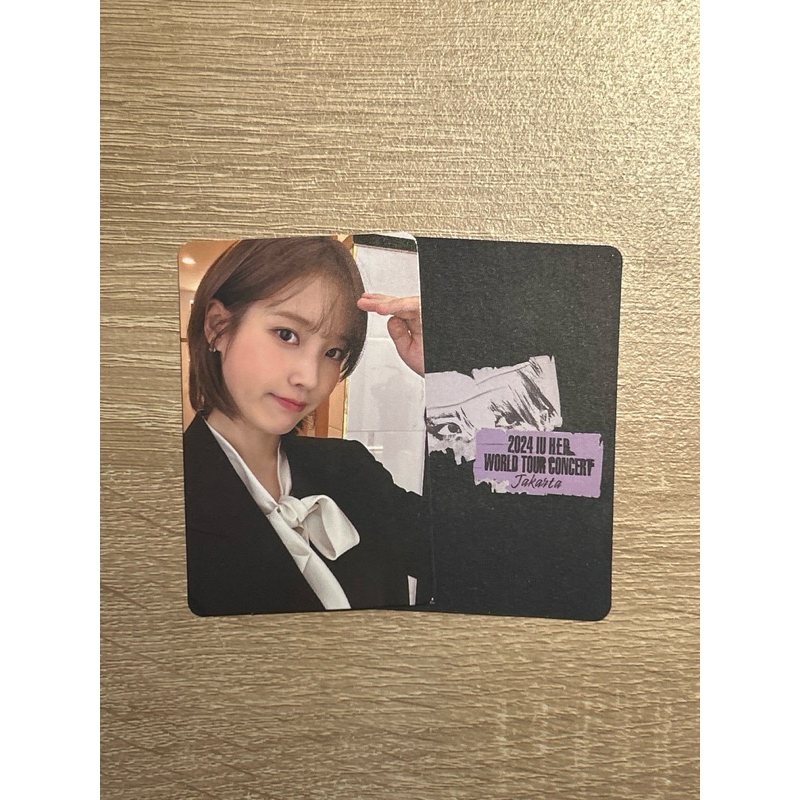 Jual MERCHANDISE OFFICIAL BENEFIT IU CONCERT HER IN JAKARTA (PHOTOCARD ...