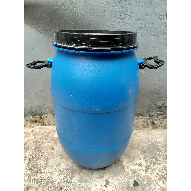Jual Tong biru/Drum plastik ukuran 30Liter Bekas sudah bersih. | Shopee ...