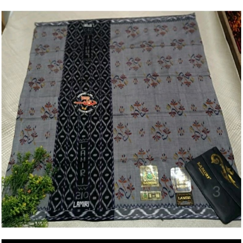 Jual sarung tenun Lamiri asli tenun ATBM jahit tengah | Shopee Indonesia