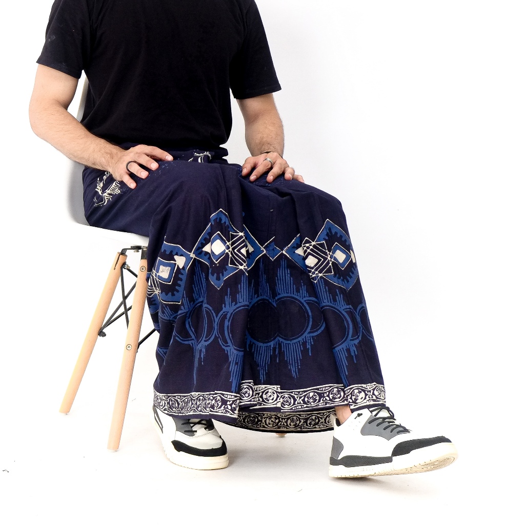 Jual Sarung Batik Cap Original Elrumi Hitam Motif Meteor Biru | Shopee ...