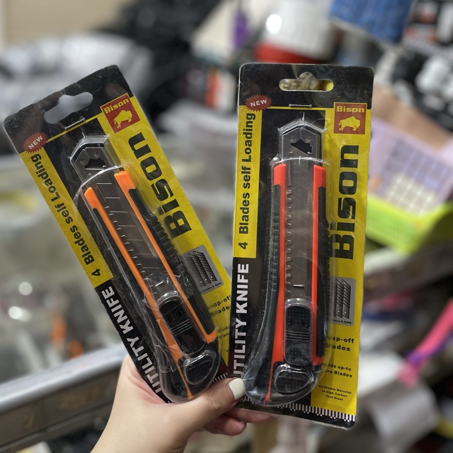 Jual BISON Pisau Cutter Besar Isi 4pcs Mata Blade 18mm | Shopee Indonesia