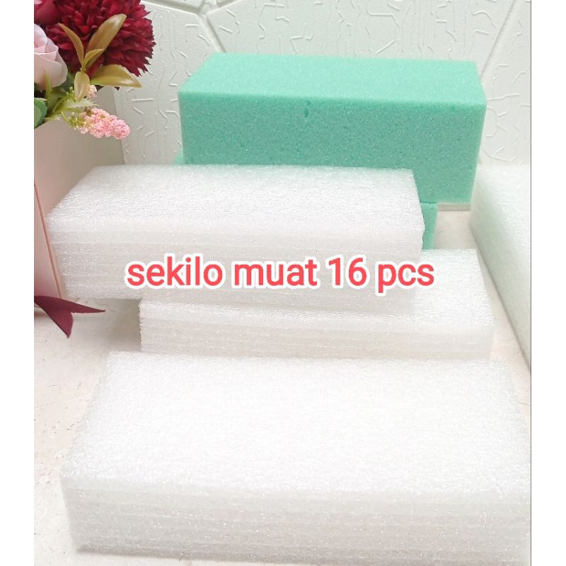 Jual ( 1 kilo muat 16 pcs) Busa bunga floral foam / busa putih elastis ...